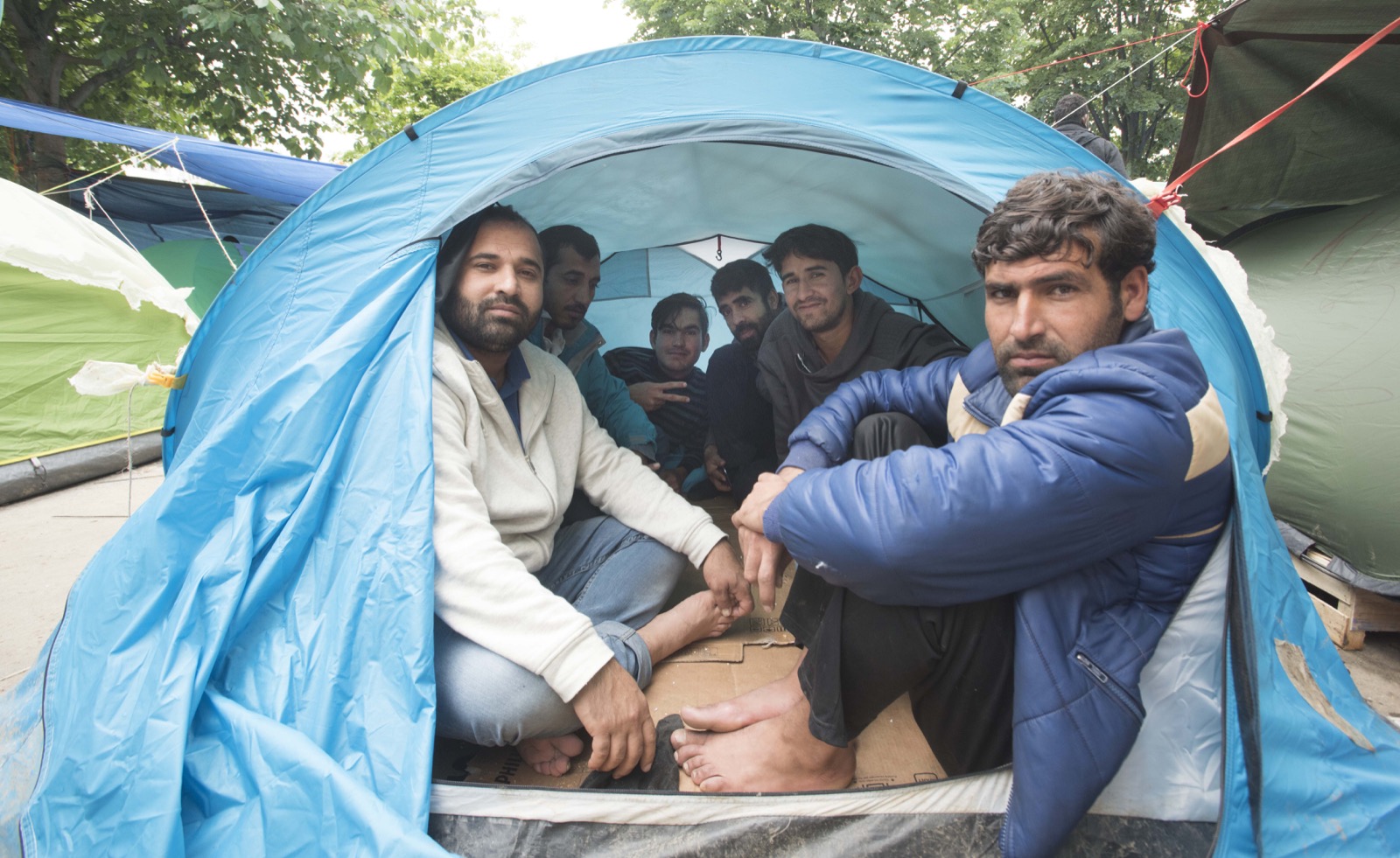 John McLellan – Essex Photographer | Migrants in Paris - John McLellan ...
